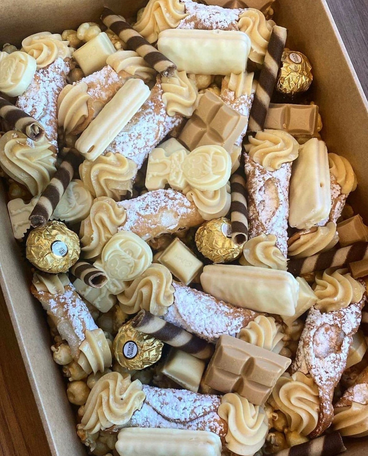 Caramilk Dream – The Cannoli Box Co.