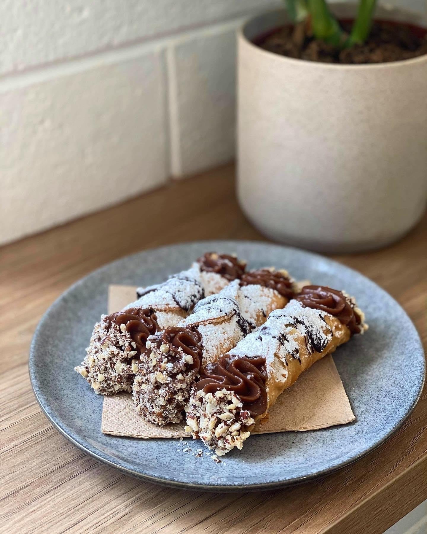 Ferrero Rocher Cannoli - Unveil Decadent Elegance – The Cannoli Box Co.